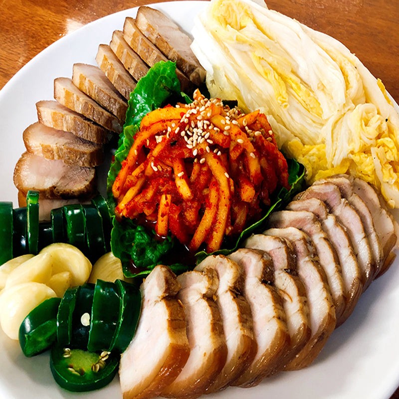 Bossam (Steamed Sliced Pork) Meal – Finch JungSooNae